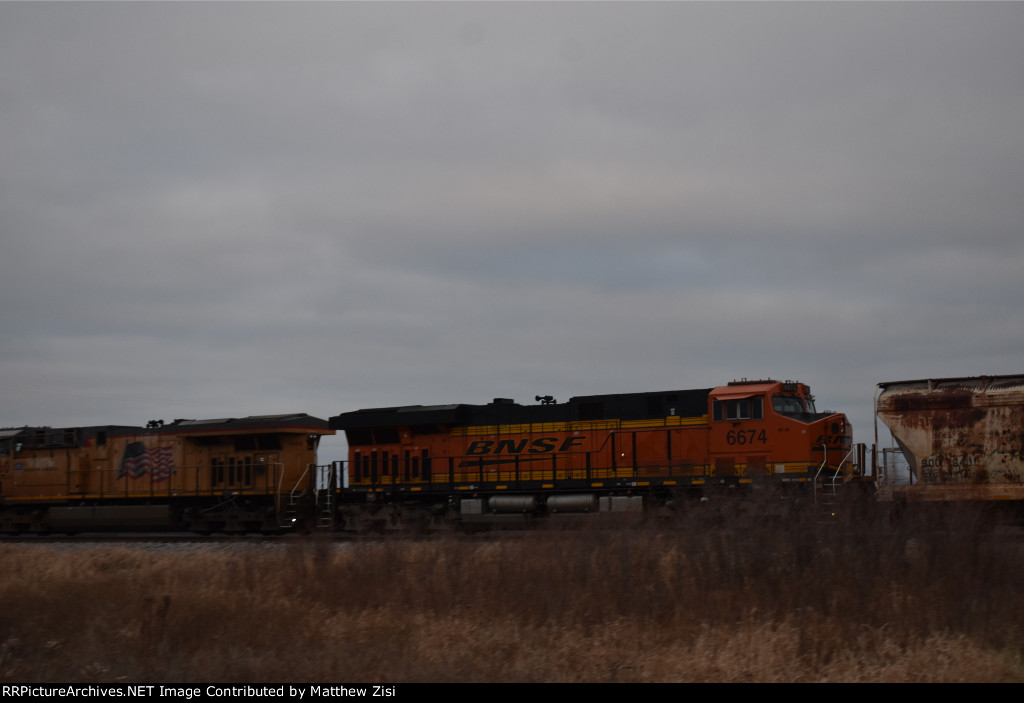 BNSF 6674